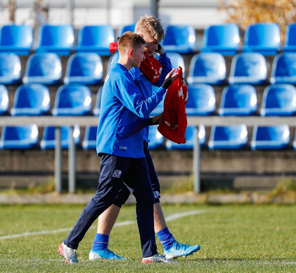 U17 Karla Ísland Mætir Ísrael á Fimmtudag Knattspyrnusamband Íslands